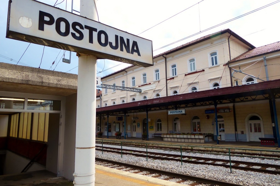 Railway station - Postojna Connect